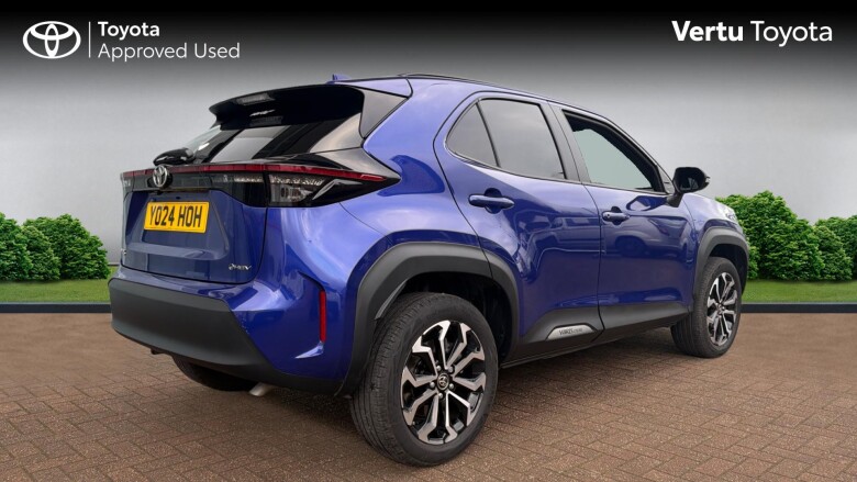 Used Toyota Yaris Cross 1.5 Hybrid Design 5dr CVT Hybrid Estate for Sale | Vertu Motors